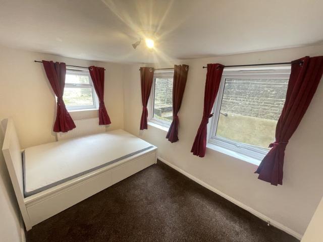 Newly refurbished 1 bed Garden flat to rent