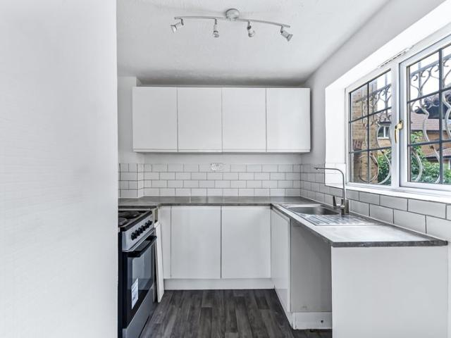 Newly Refurbished 1 Bedroom Property DA8 Area