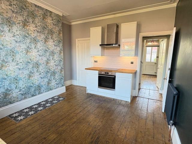 Newly Refurbished 3 Bedroom House – Beeston