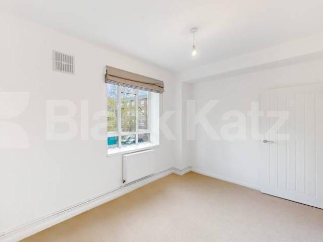 Newly refurbished three double bed flat in the heart of St Johns Wood