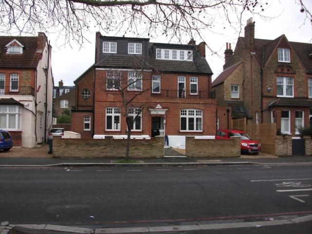 Newly refurbished two bedroom two bathroom flat