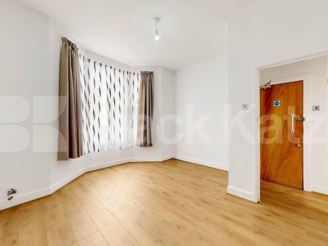 Newly Refurbished Two Bedroom Garden Flat Close to Turnpike Lane Station