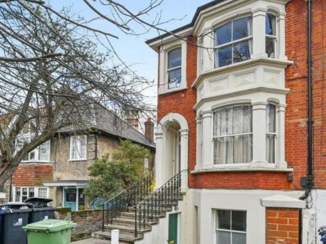 Newly refurbished whole apartment in Acton Town