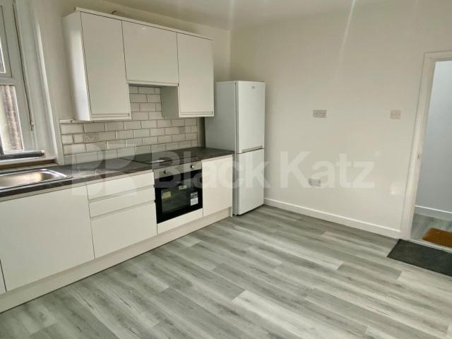 Newly refurbished bright & airy first floor period conversion