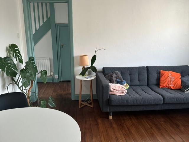 Newly Refurbished City Centre Apartment