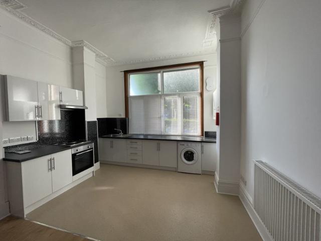 Newly Refurbished Kitchenette in Queens Park
