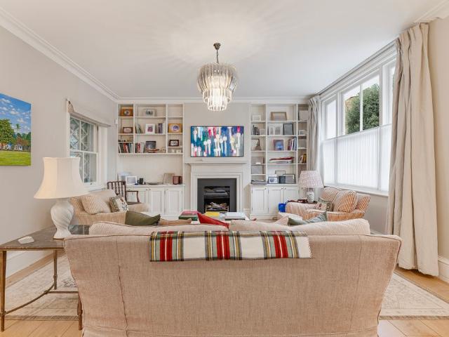 Newly Refurbished Mews House on an Exclusive Street