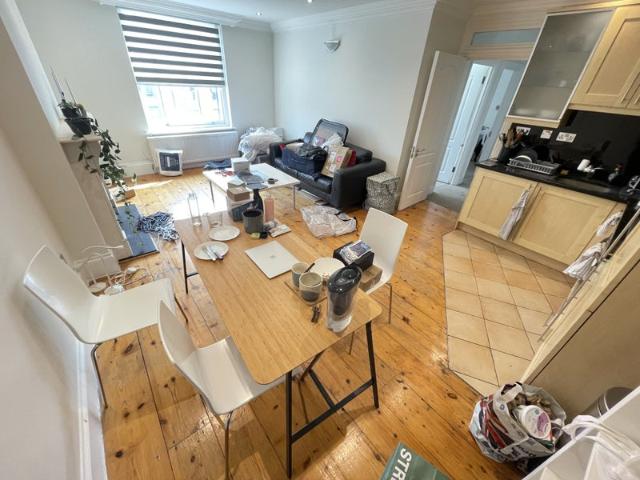 Newly refurbished modern 2 bed 2 bath flat to rent