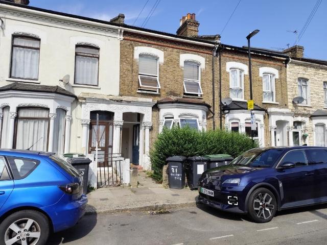 Newlyn Road, Tottenham N17, 2 bed flat to rent, £1,800 pcm | PrimeLocation