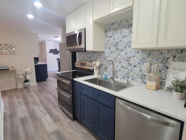 Newlyrenovated 1 acre home near NAS Jax