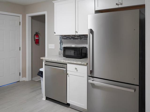 Newlyrenovated & Beautiful Forest Park House Only