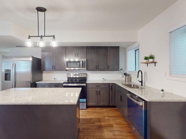 Newlyrenovated & Beautiful Union City Multiplex w