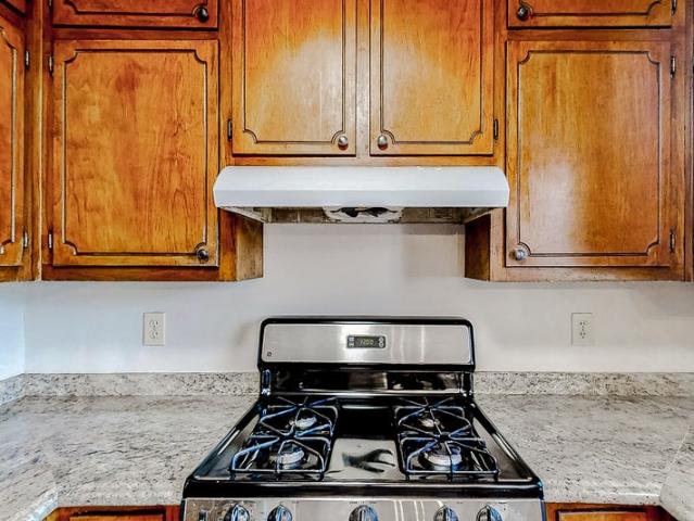 NewlyRenovated & Comfy Stone Mountain House with D