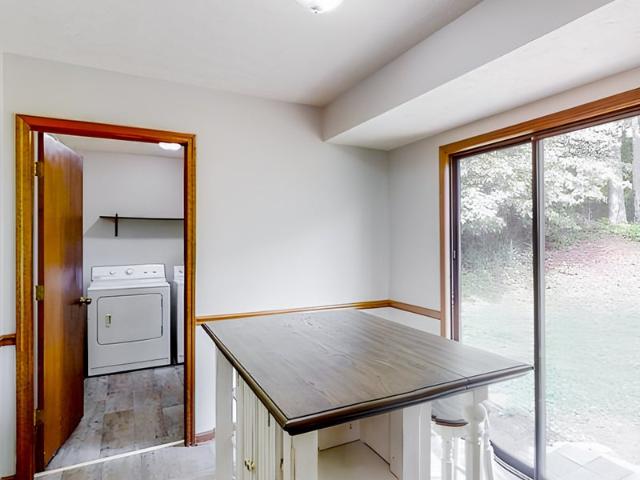Newlyrenovated & cozy Auburn House with Dining are