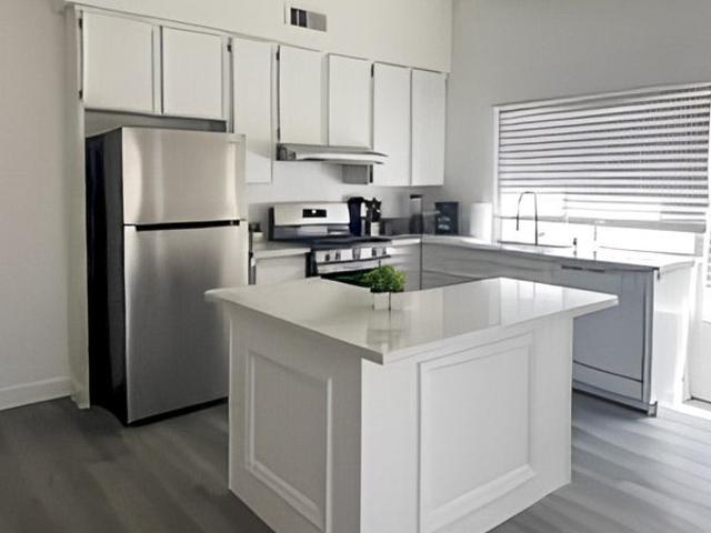 Newlyrenovated & cozy Las Vegas House with Backyar