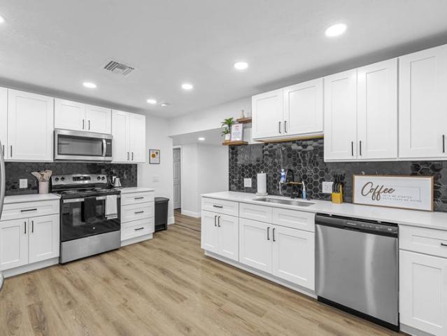 Newlyrenovated & cozy Rockledge Home with private