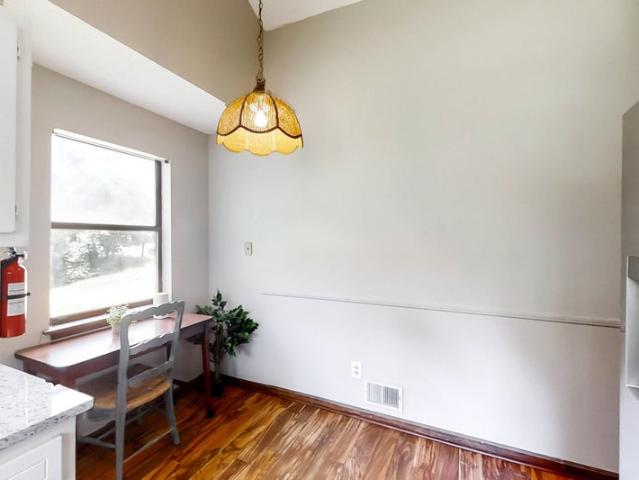 Newlyrenovated Decatur House with Comfy Rooms, a L