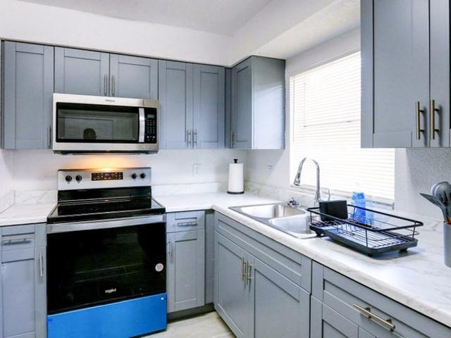 Newlyrenovated HOME. Center of Tampa