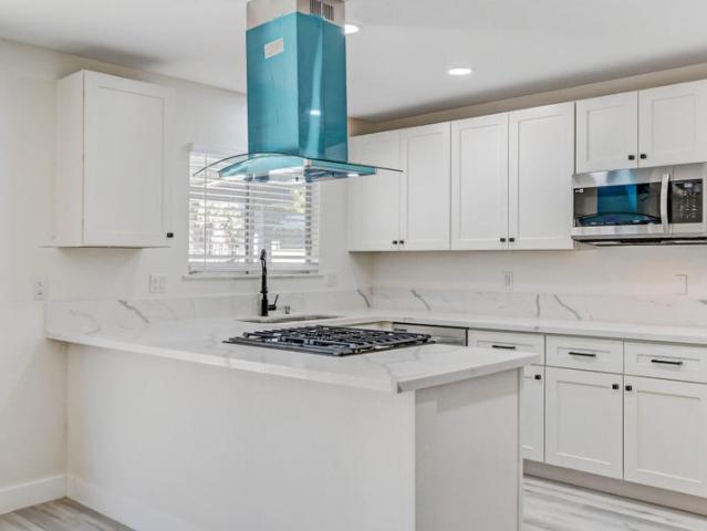Newlyrenovated Las Vegas House with Dining area ne