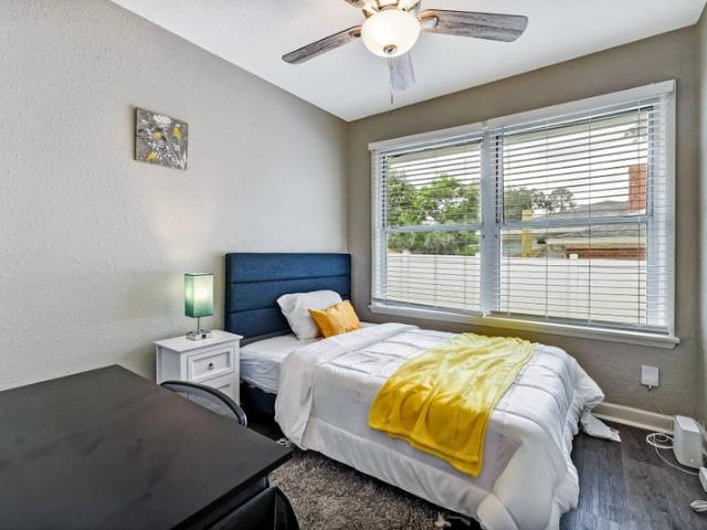 Newlyrenovated & modern Jacksonville House with Di
