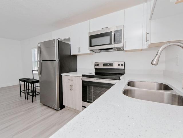 Newlyrenovated & modern Sanford Duplex Multiplex