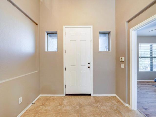 Newlyrenovated & spacious Tolleson House with Dini