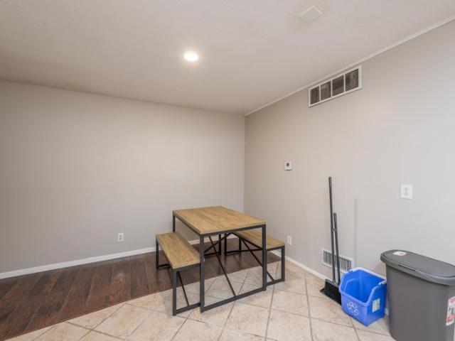 Newlyrenovated, Spacious & comfy DeSoto House ONLY