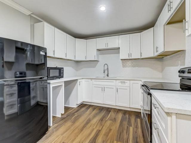 Newlyrenovated & spacious Jacksonville Home on lar