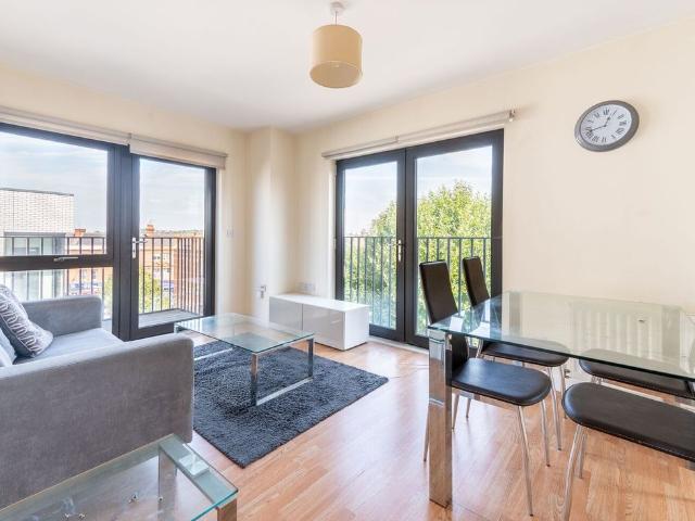 Newman Close, Willesden Green, London NW10, 1 bed flat to rent, £3,000 pcm | PrimeLocation