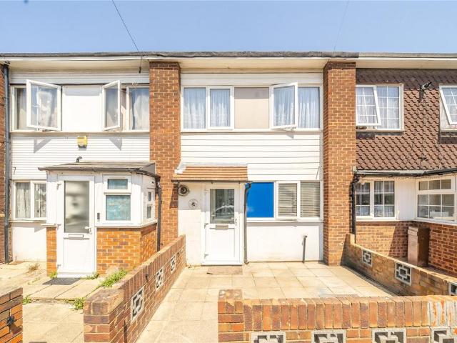 Newman Road, London, E13 3 bed terraced house to rent £2,300 pcm £531 pw
