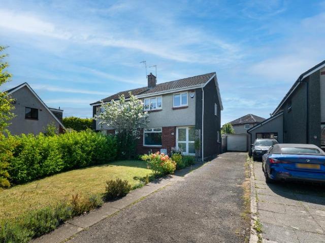 Newmains Road, Kirkliston, Edinburgh. 3 bed semi detached house to rent £1,695 pcm £391 pw