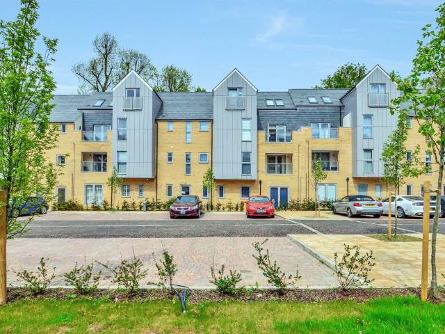 Newmarket, Suffolk CB8, 2 bed flat to rent, £1,300 pcm | PrimeLocation