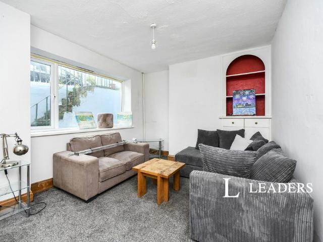 Newmarket Road, Brighton, East. 5 bed terraced house to rent £2,900 pcm £669 pw