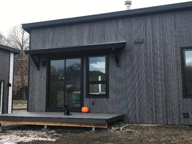 Newmodern 1BR home + garagefully furnished