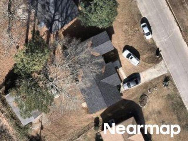 Newnham Dr