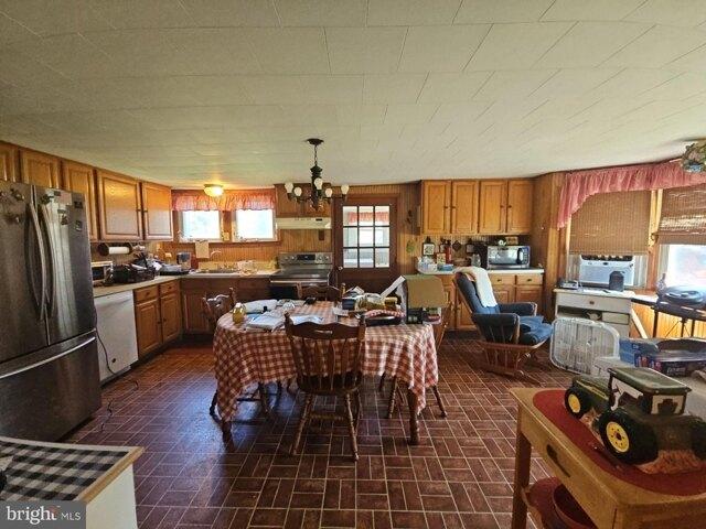 Newport Neck Rd, Newport, Home For Sale