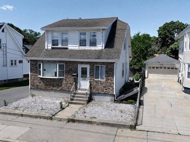 Newport Ave, Pawtucket, Home For Sale