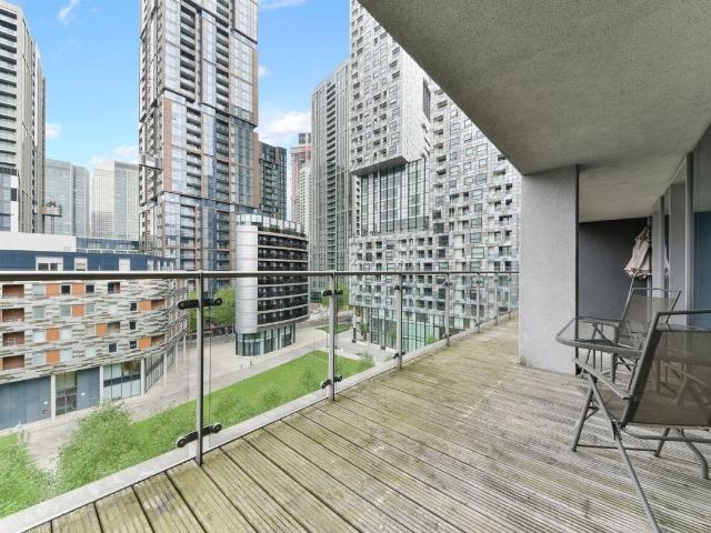 Newport Avenue, London E14, 1 bed flat to rent, £2,050 pcm | PrimeLocation