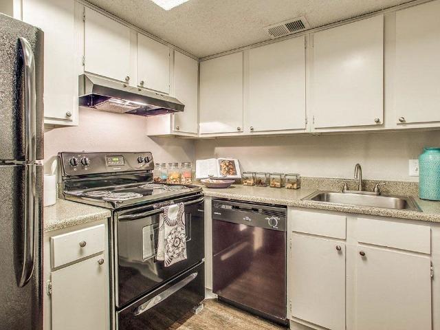 Newport Apartments 1 Bedroom Apartment for Rent at 3466 N Belt Line Rd, Irving, TX 75062