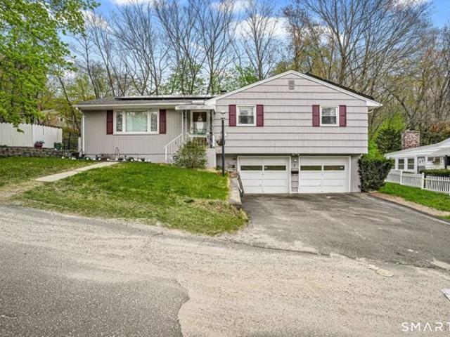 Newport Dr, Waterbury, Home For Sale