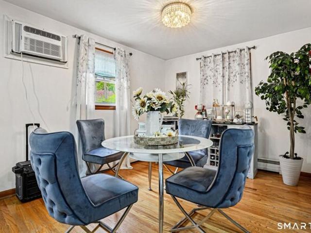 Newport Dr, Waterbury, Home For Sale