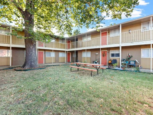 Newport Granada Apartments 3 Bedroom Apartment for Rent at 3407 Nw 39th St, Oklahoma City, OK 73112