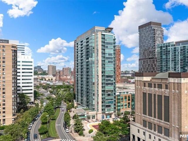Newport Pkwy Apt,jersey City, Condo For Sale
