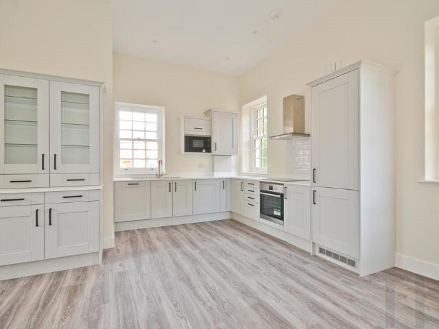 Newport PO30 2 bed terraced house to rent £1,295 pcm £299 pw