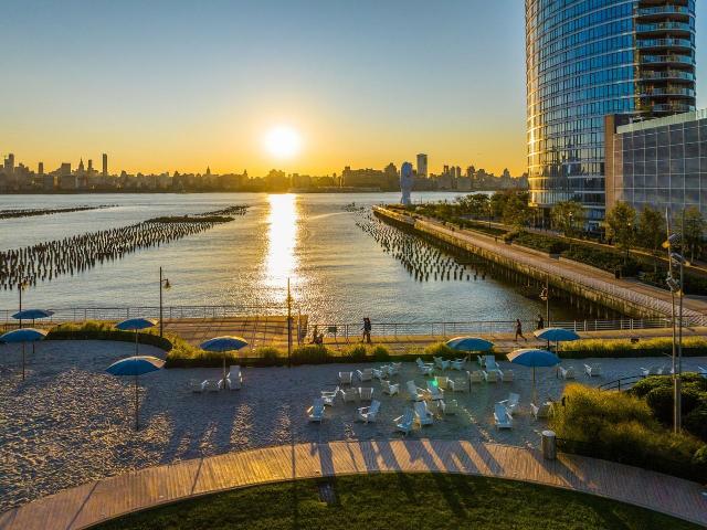 Newport Rentals 1 Bedroom Apartment for Rent at 121 Town Square Pl, Jersey City, NJ 07310 The Waterfront