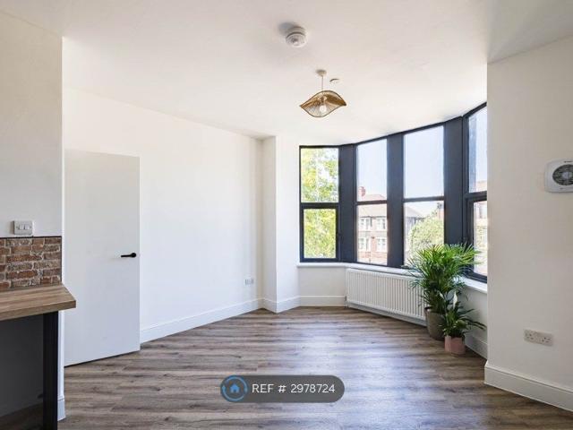 Newport Road, Cardiff CF24, 2 bed flat to rent, £1,400 pcm | PrimeLocation