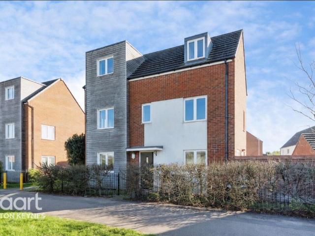 Newport Road, Broughton 4 bed detached house to rent £2,350 pcm £542 pw