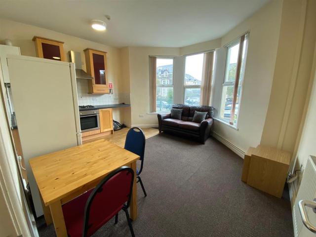 Newport Road Flat 2, Roath, Cardiff