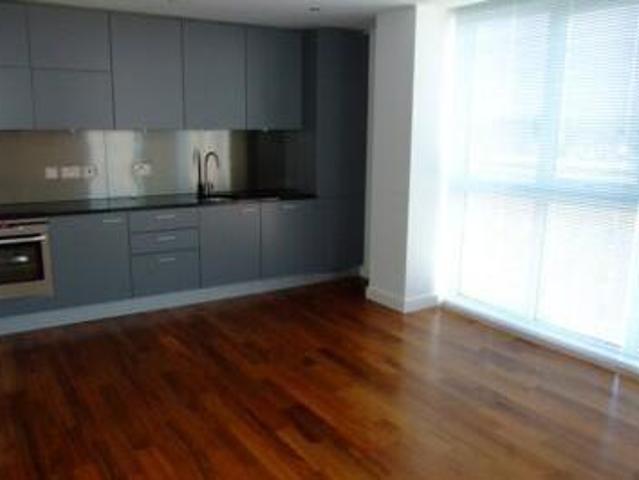 Newport Road, Roath, 2 Bedroom Apartment
