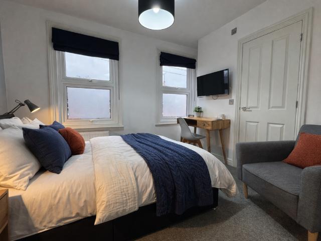 Newport Road, Reading RG1, Room to rent, £825 pcm | PrimeLocation